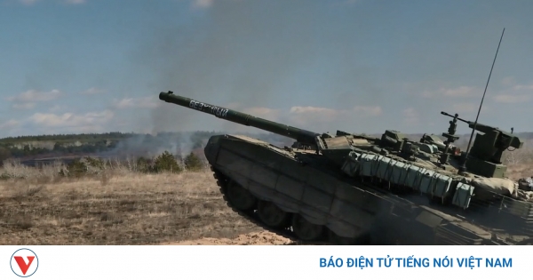 Uy lực xe tăng T-90 của Nga trên thao trường